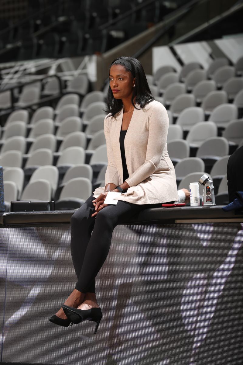 Legends Magazine | Wnba Legends Breaking Barriers