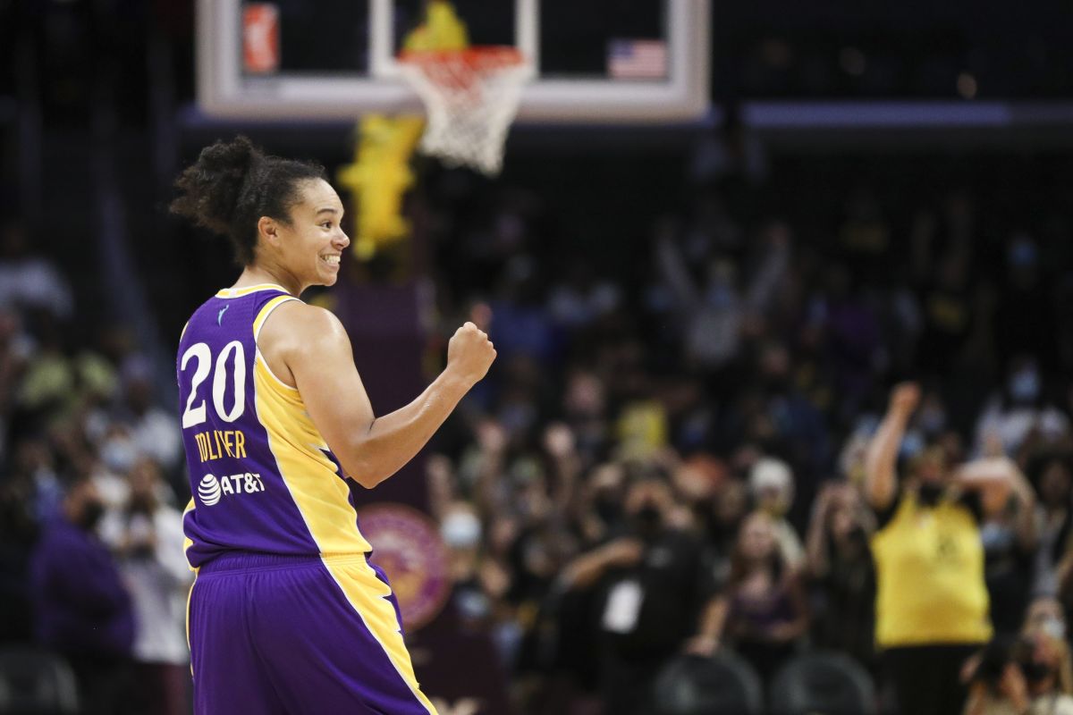 Legends Magazine | Wnba Legends Breaking Barriers